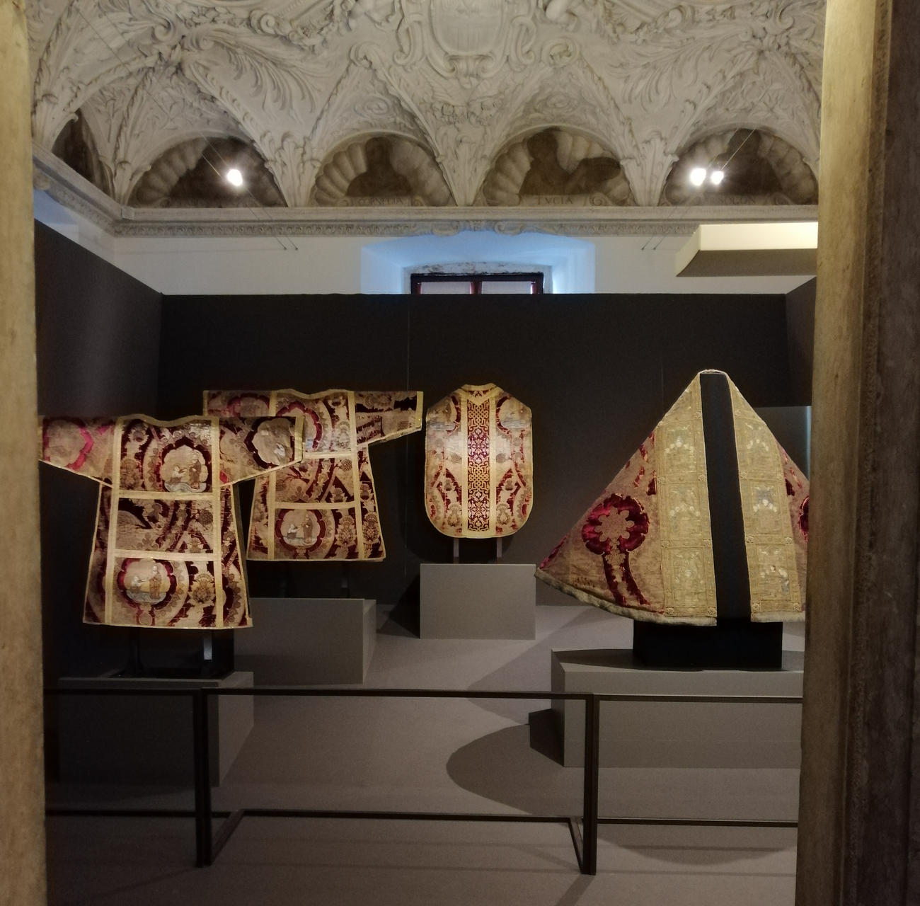 Tessuti sacri tra Quattro e Cinquecento - Vita Trentina