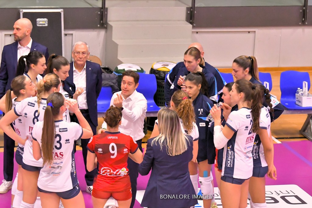 Itas Trentino femminile sconfitta dalla capolista Costa Volpino - Vita ...